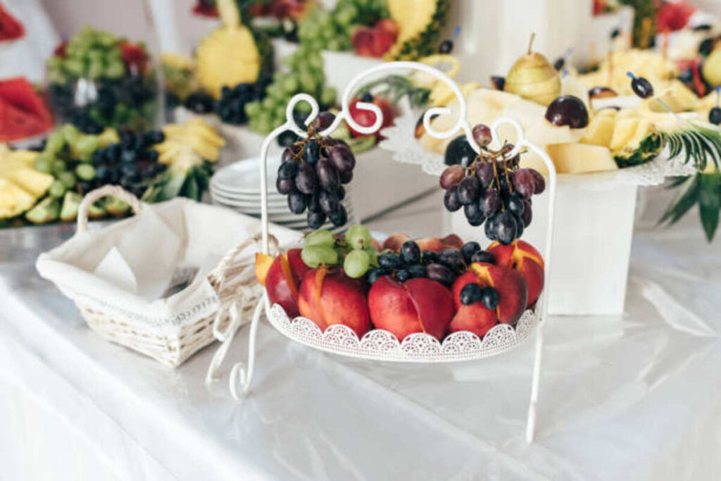Send A Fruit Basket For Wedding - Iron-fall